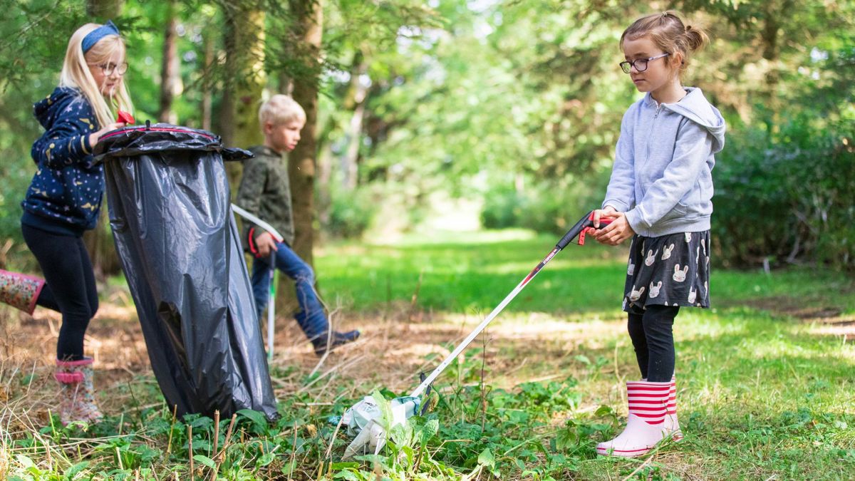 Litter Cleansing | The Parks Trust